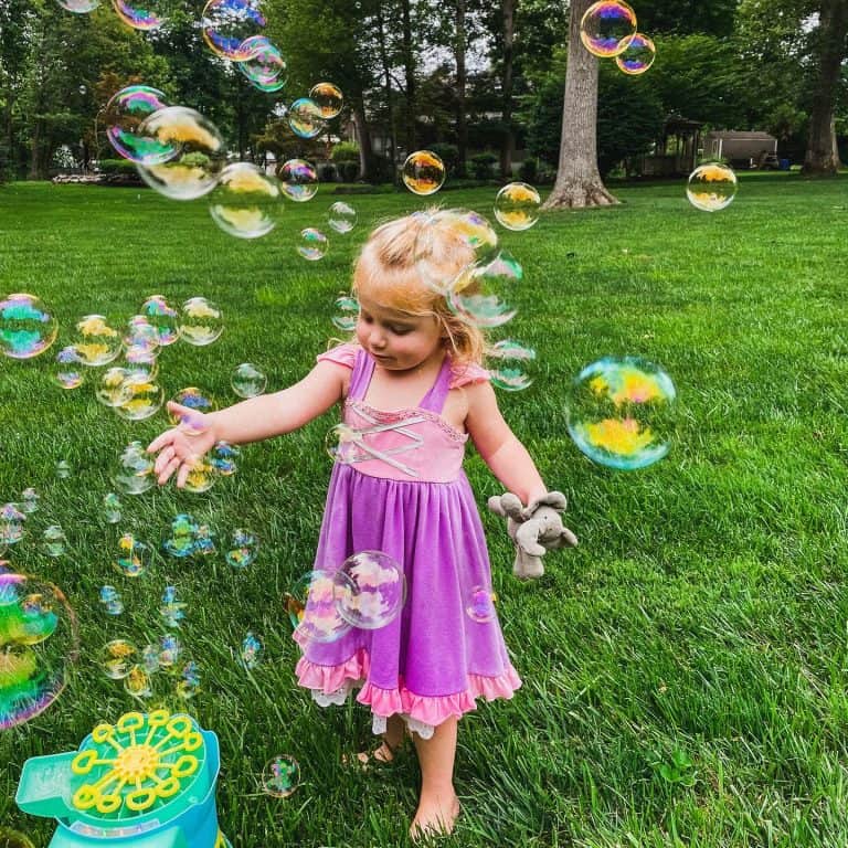 Bubbles with Kids: Best Bubble Recipes, Games, Activities, Books & More