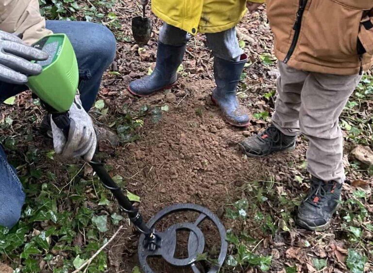 Nature vs Tech: How to Use Technology to Get Kids Outside
